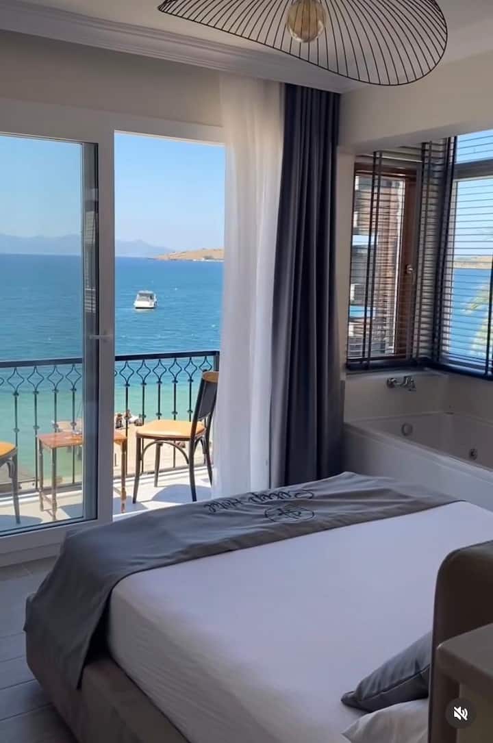Deluxe ÇIft Kişilik Oda - Küvetli - Foça