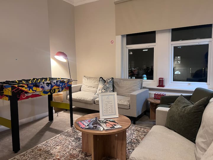 The Bluebird Bed And Breakfast Iii : Room 2 - Leeds