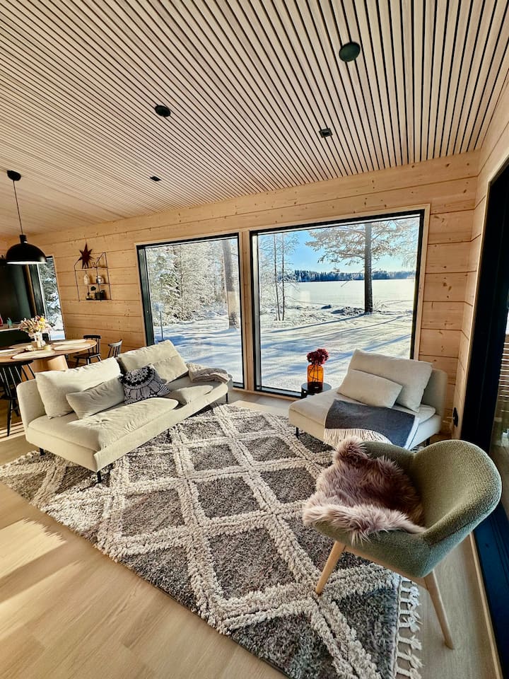Villa Pajusaari – Modern Log Villa By The Lake - Kuopio