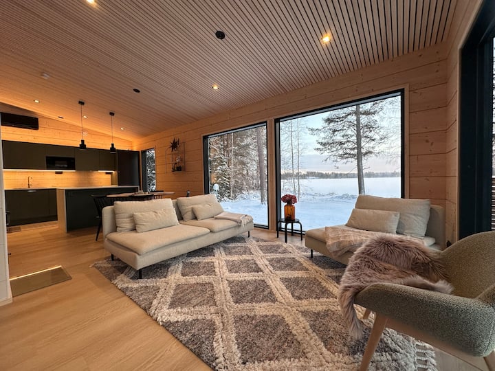 Villa Pajusaari – Modern Log Villa By The Lake - Siilinjärvi