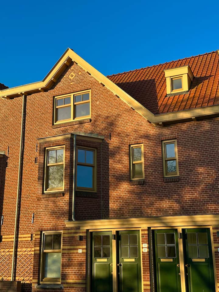 Historical House In Amsterdam-north - Amsterdam