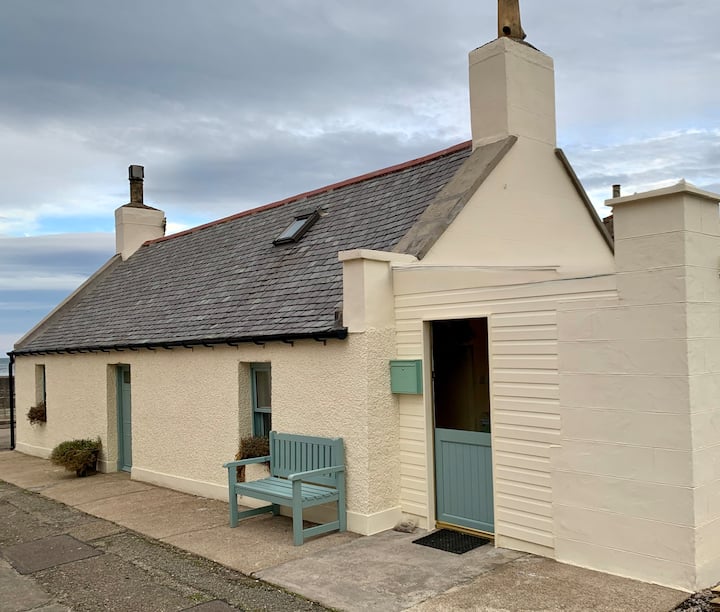 Seafront One Bedroom Cottage, Fully Renovated 2025 - Cullen