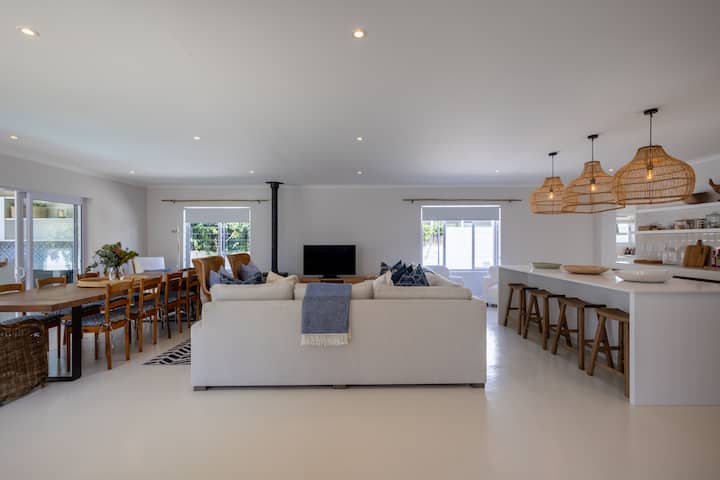 Shorebreak | Modern, New Holiday Home - Plettenberg Bay