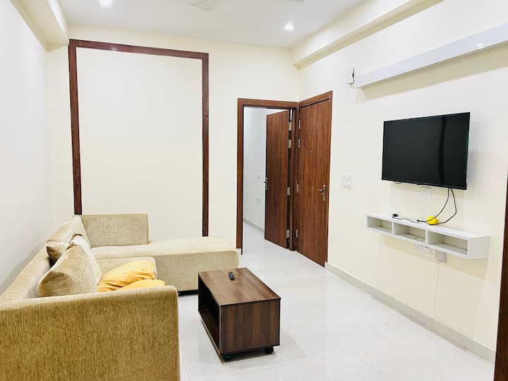 2 Bhk Flat Near Golf Course Road - 