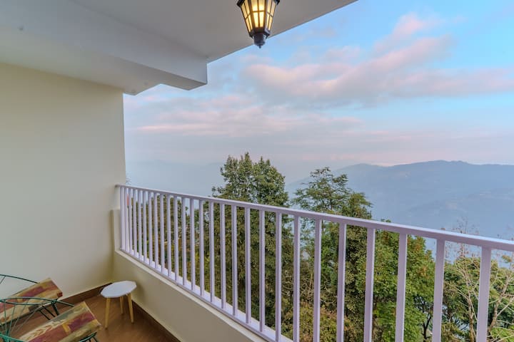 Pura Vida Chowrasta - Darjeeling