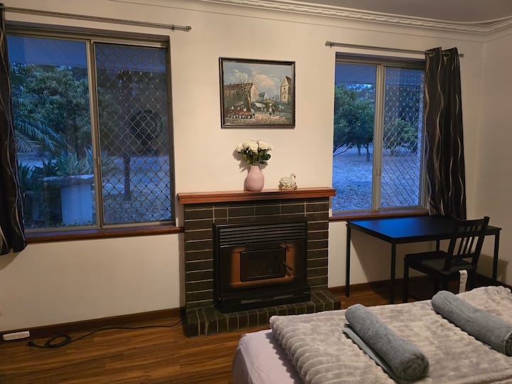 (Room 1) River-front Farm Stay Near Train Station - Armadale