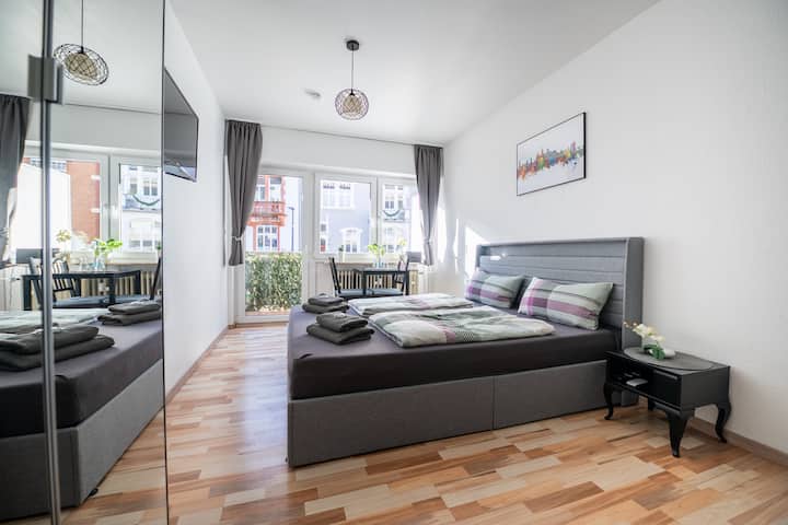 City-apartment Mit Parkplatz Und Balkon - Trier