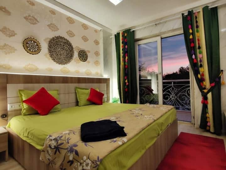 Cozy, Comfy Stay Near Prem Mandir By Ramya Stays - Vrindavan