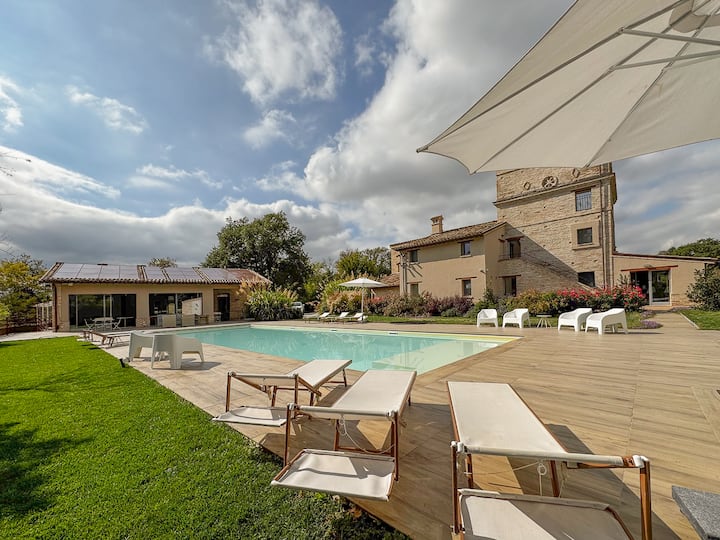 Villa Torre Anna: Eleganza, Piscina E Charme - Italia