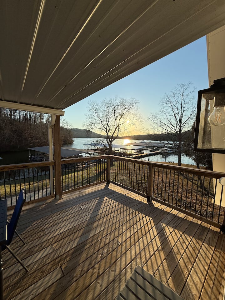 Lakefront Chalet Near Ut | Boat Access | Views! - Oak Ridge, TN