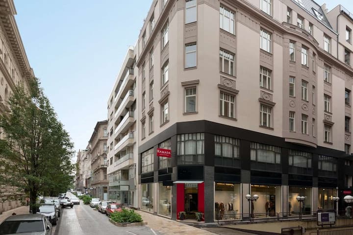 Economy Queen | Ramada Budapest | Heroes' Square - Budapest