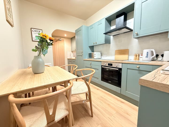 Long Stay Discount Contractor 8bd 2bath W Parking - Carlisle