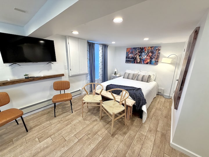 Cozy Private Studio | Easy Transit & Beaches - Stratford, CT