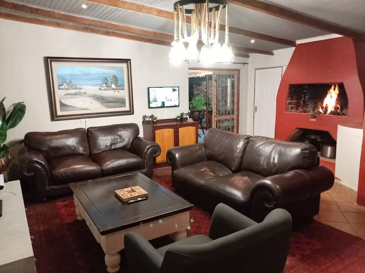 3 Bedroom, Free Wi-fi, Pool, Fireplace - Jeffreys Bay