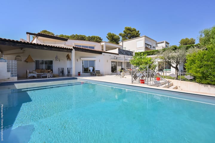 K6-holidays 250 M2 + Piscine+ Parking - Aubagne