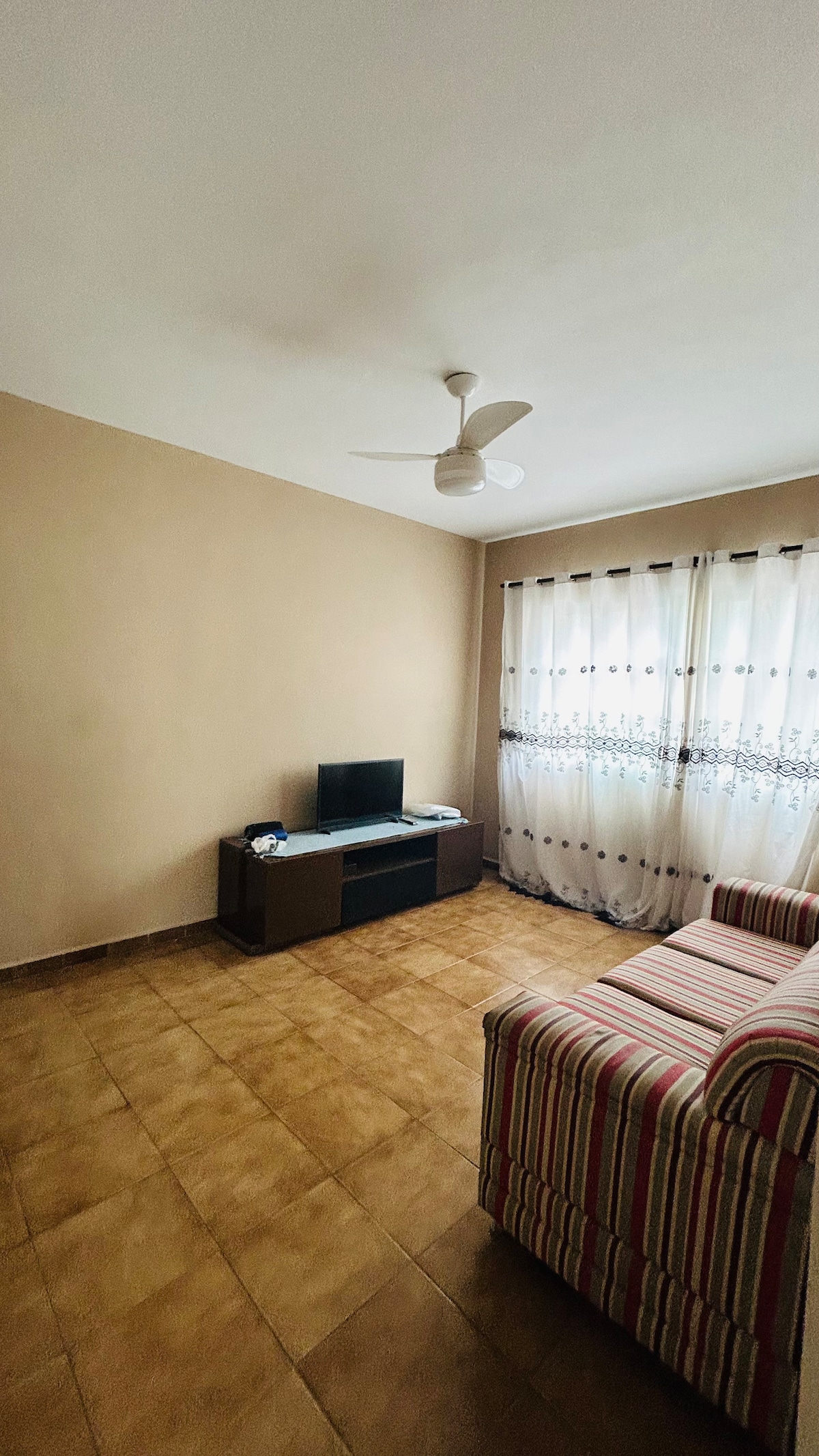 Guilhermina, near the events and fair square - Flats for Rent in Praia ...