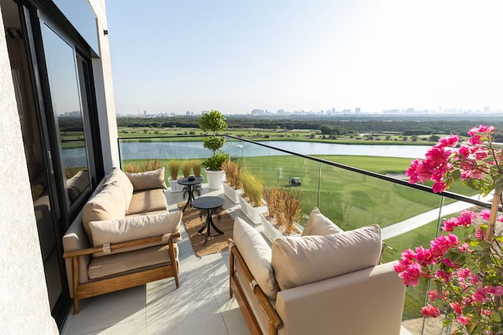 Flamingoamber | Maid, Driver & Luxury Car Included - Ajman