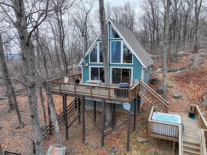 Pets? Yes | A-frame | Views | Hot Tub | Wood Stove - Sky Meadows State Park, Delaplane