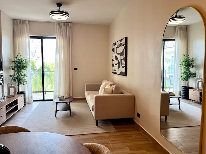 Stylish 2br Apt In Central Park | Walk To Downtown - Punta Cana