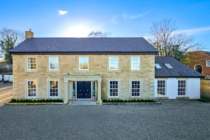 Exceptional 4 Bed, 4.5 Bath, 3300 Square Ft Home - Ripon