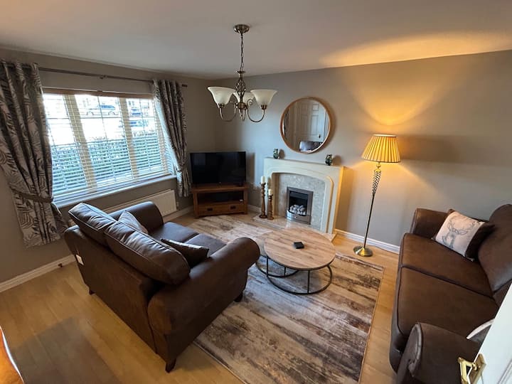 House Of Elliot - Hinckley