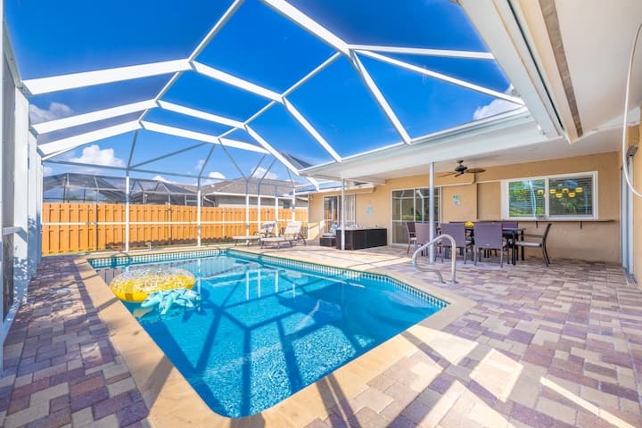 Sunkissed Oasis | 10ppl| Pool |Game Room | Firepit - Cape Coral, FL