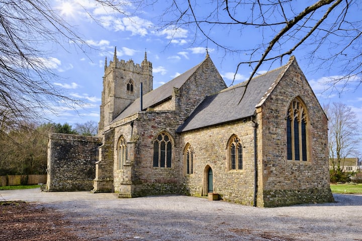 Old St Peter's Church | Unique Stay Near Cardiff - Reino Unido
