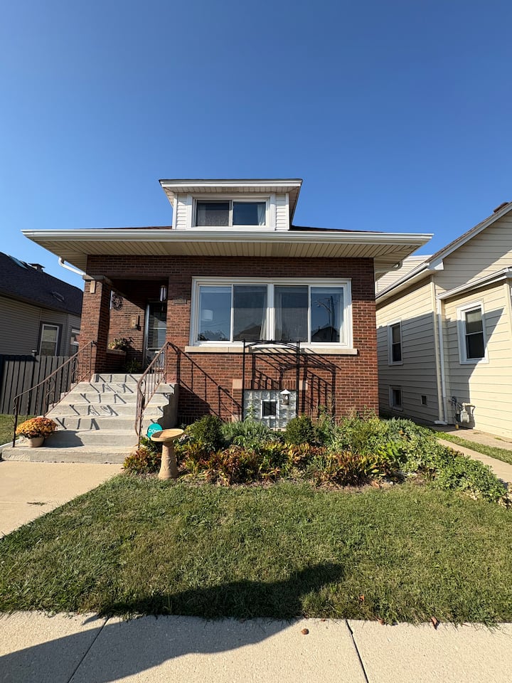 Private Basement Flat- Easy City Access - Melrose Park, IL