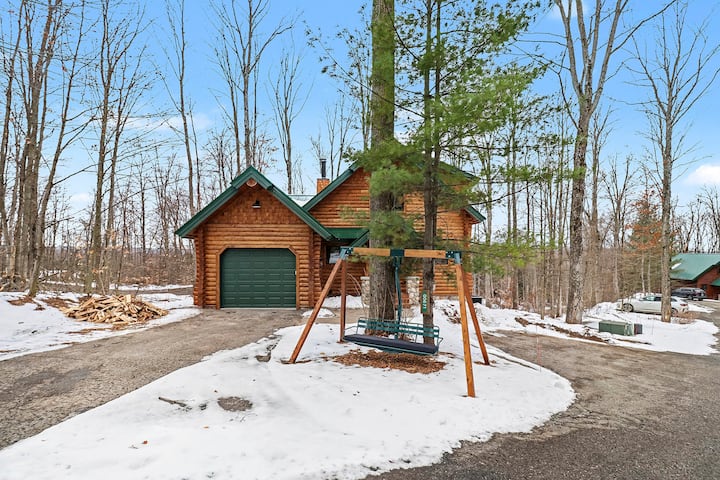 New Refined Cabin At Boyne Mountain Resort Hot Tub - Boyne Falls