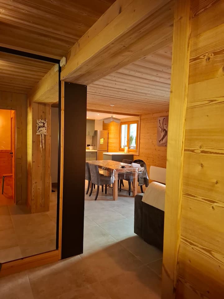 71m², Entièrement Rénové, Vue Montagne, 5 Min. Ski - La Clusaz
