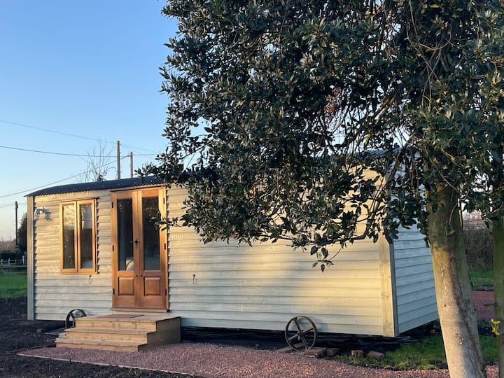 Little Leveret Shepherd’s Hut - Worcester