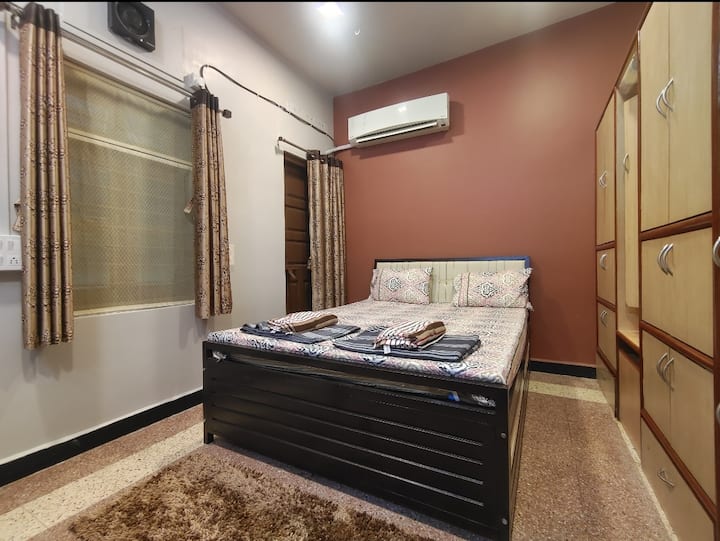 Ira Cozy 1bhk Near City Fully Equipped Kitchen - Ratnagiri