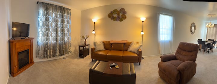 Cozy Home - Kansas City, MO