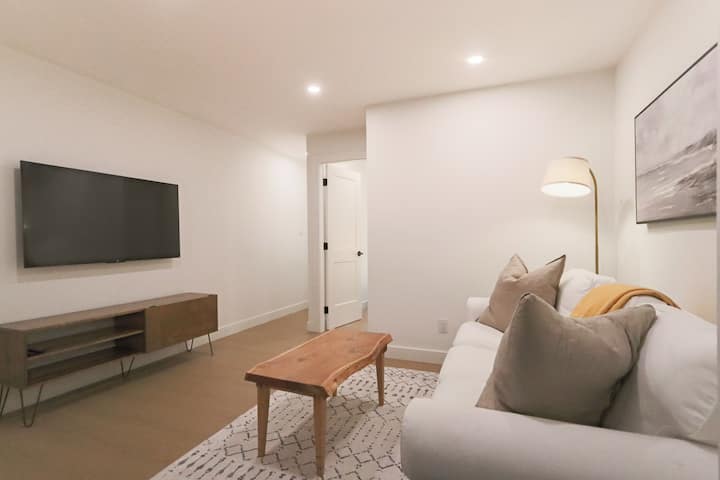 Elegant Suite In North Vancouver - Mount Seymour