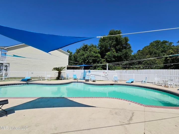 The Escape I 
Just Steps Away From The Beach - Biloxi, MS