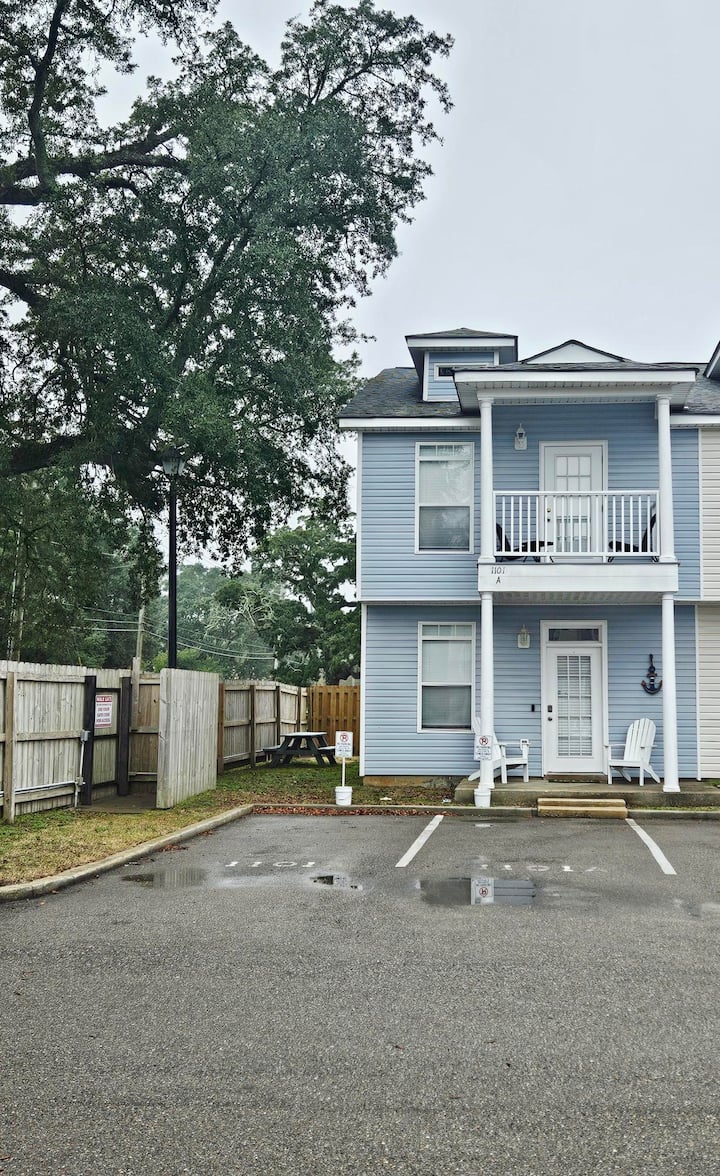 The Escape I 
Just Steps Away From The Beach - Gulfport, MS