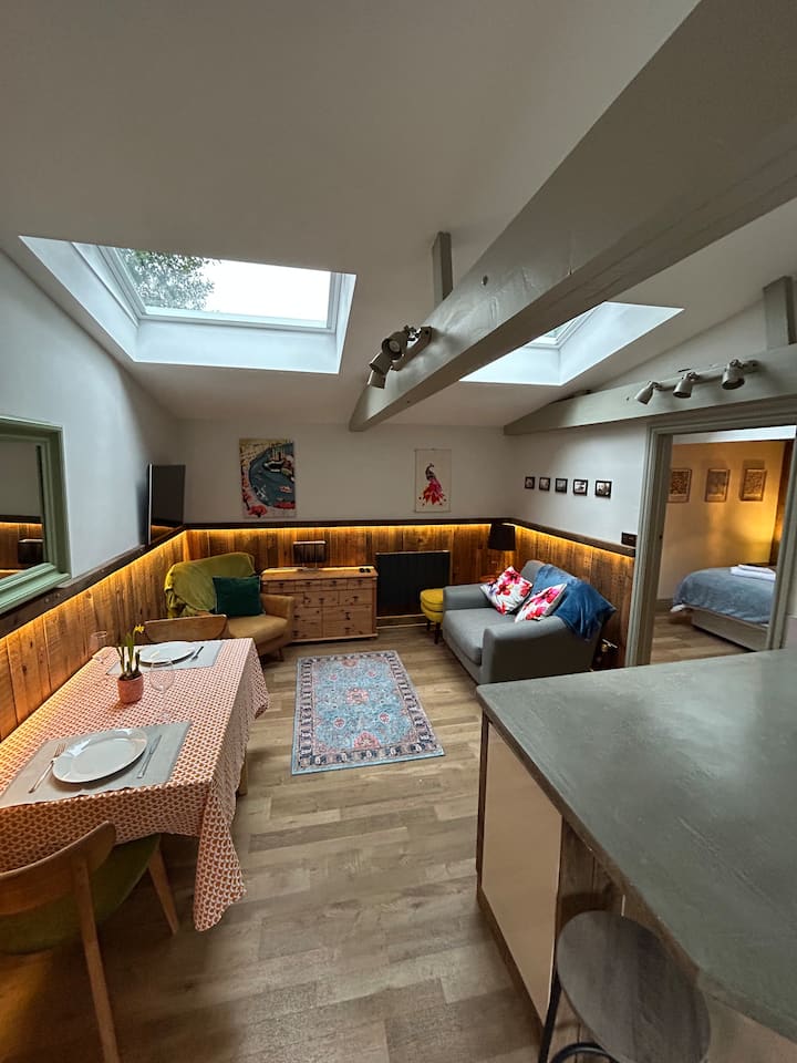 Catherine Villa Studio - Newbury