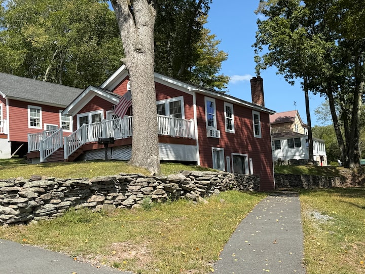 Lakeview Duplex Country Cabin # 6a - Historic Site of the 1969 Woodstock Festival