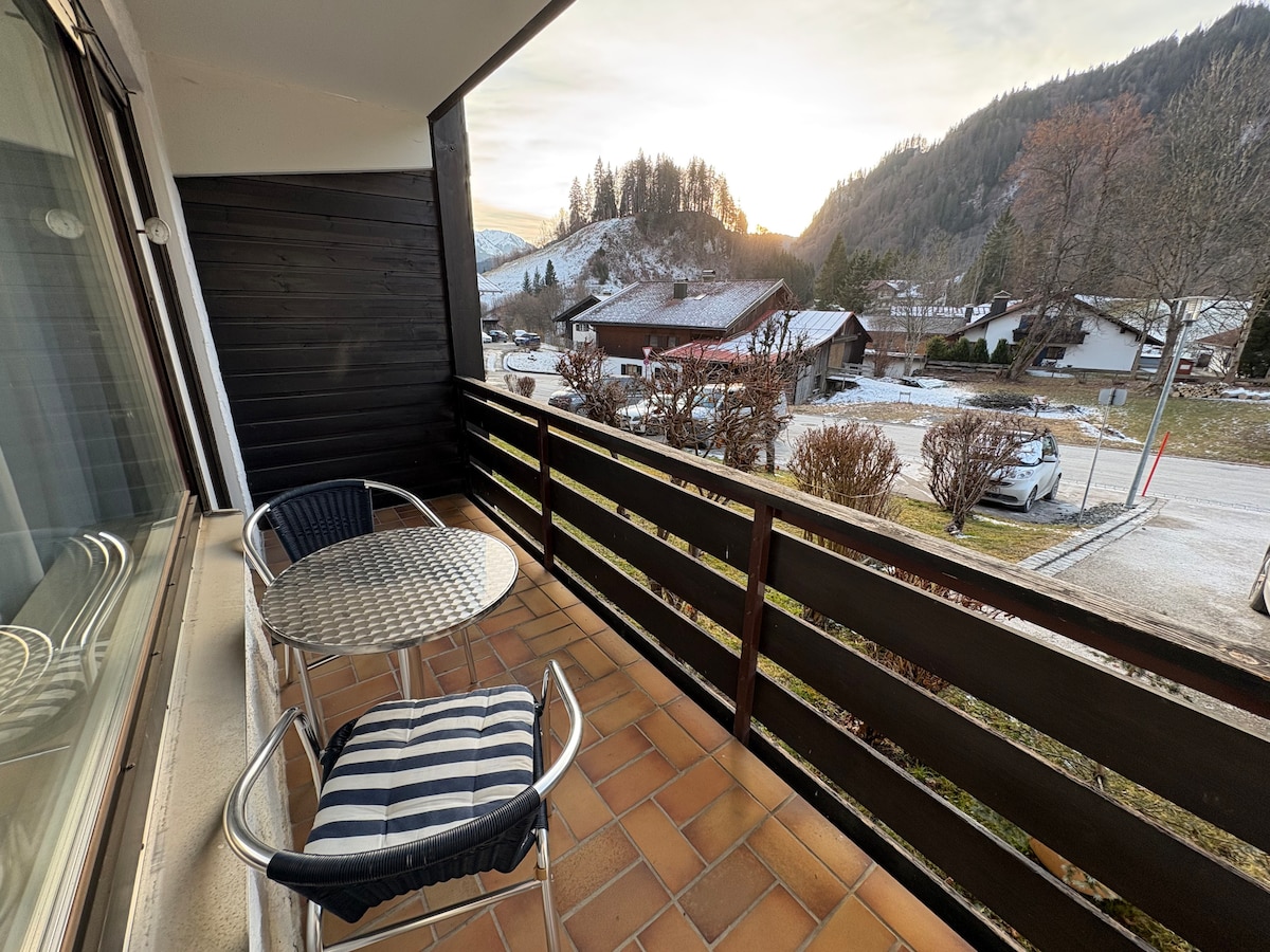 Mountain view, balcony, sauna, pool apartment near Oberstdorf - Flats ...