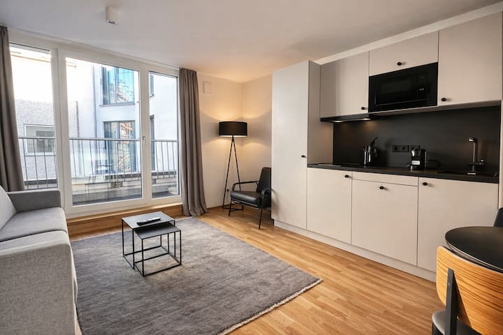 Homely! Skyview, Fair, Airport, Cityapart. Rooftop - Francfort-sur-le-Main