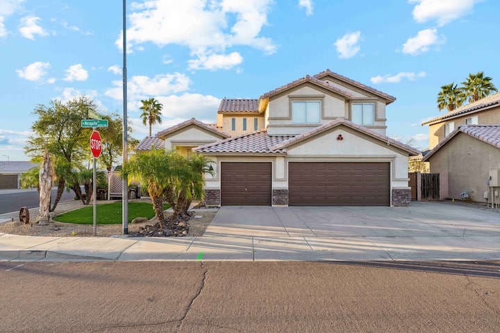 “Great For Families: Spacious Home By Everything” - Goodyear, AZ