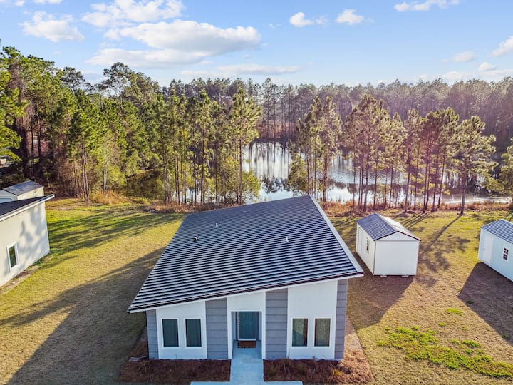 Moonlight On The Lake - Amelia Island, FL