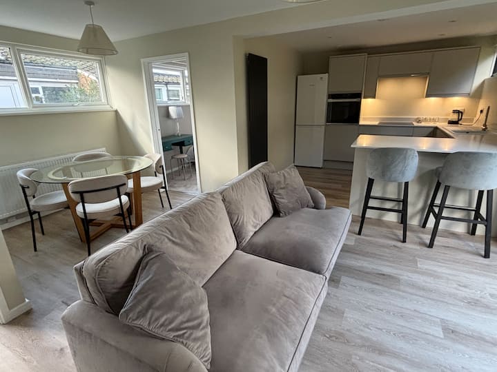 Charming 2 Bed Retreat Close To Centre - Cambridge