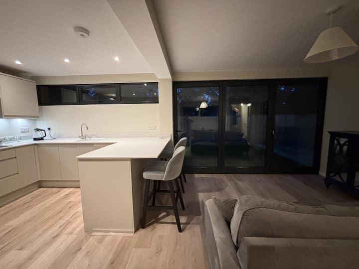 Charming 2 Bed Retreat Close To Centre - Cambridge