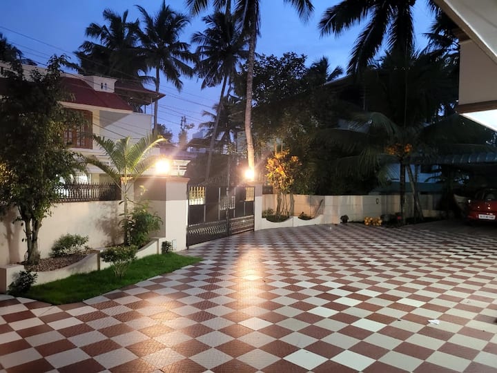 Spacious Family Home In Thiruvananthapuram - Nedumangad