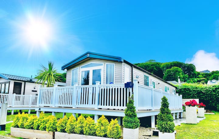 Platinum Rated Luxury Caravan Lodge In West Wales - Tenby