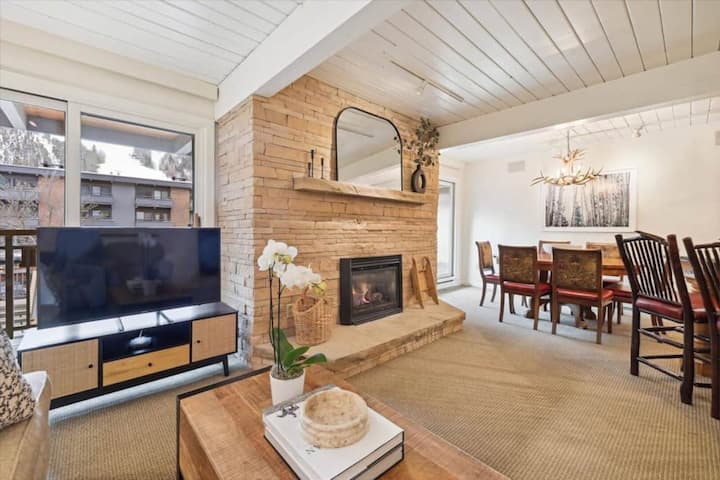 Aspen Center. One Block From Ajax. Top Floor - Aspen, CO