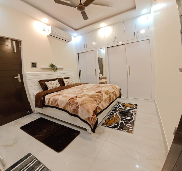 Nesting Paradise - Verve - By Payal Ghosh - 델리