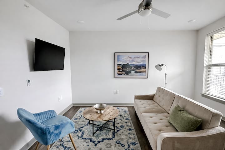 Sleepover | Modern 1bd/1ba + Gym - Little Rock - North Little Rock, AR