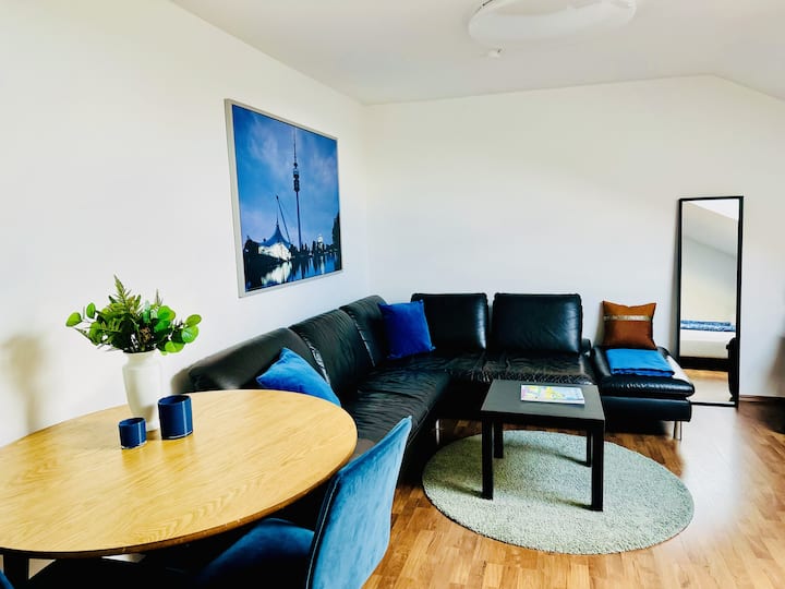 Modernes 3-zimmer-dachapartment Am Olympiapark - Garching